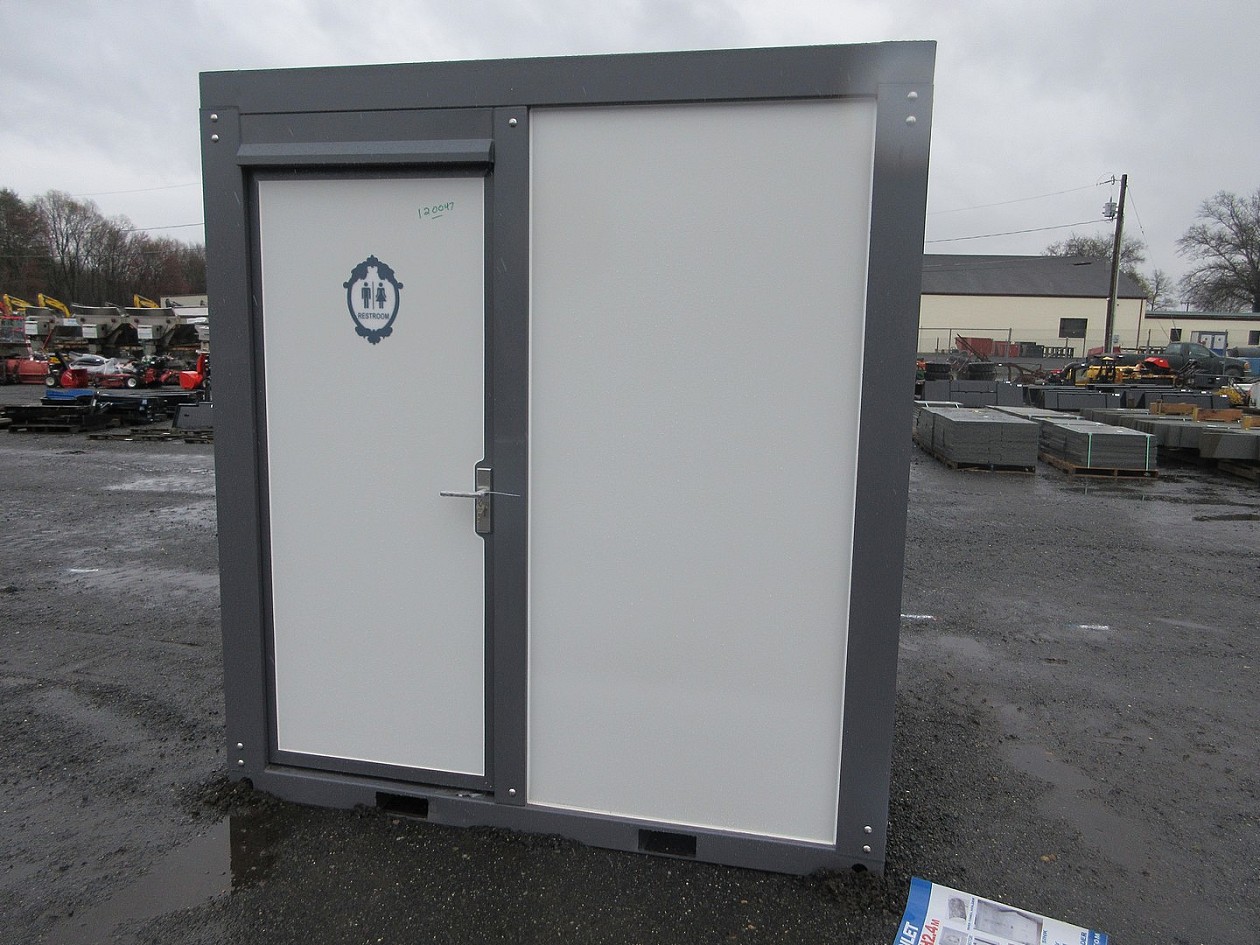Bastone Portable Restroom
