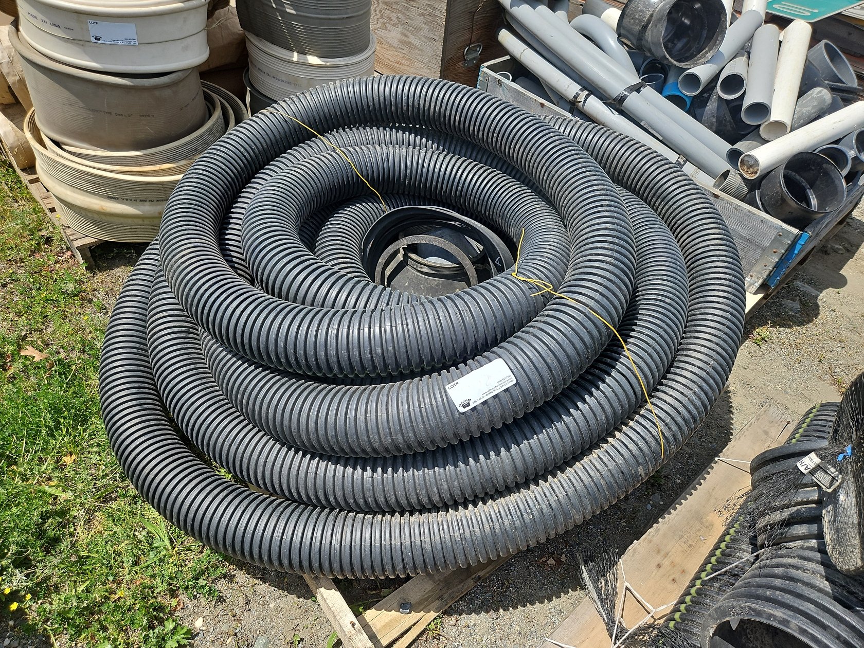 QUANTITY OF ASSORTED PIPE FITTINGS AND FERNCOS