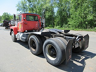 1986 Mack R686ST T/A Tractor