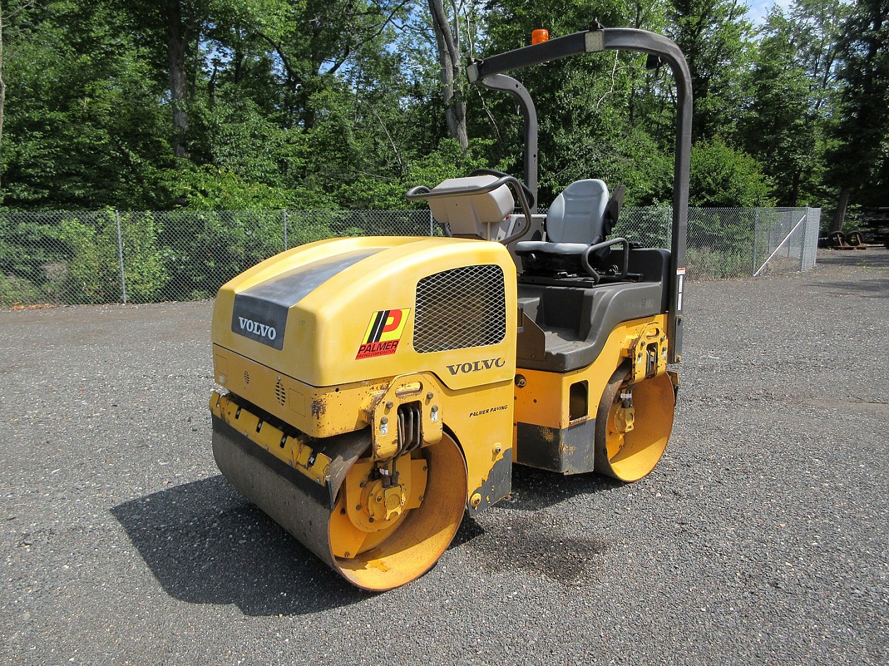 2010 VOLVO DD29 DOUBLE DRUM VIBRATORY ROLLER