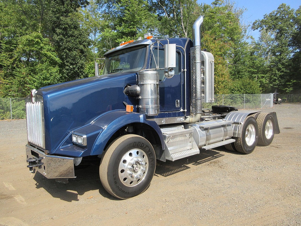 2014 KENWORTH T800 T/A TRACTOR