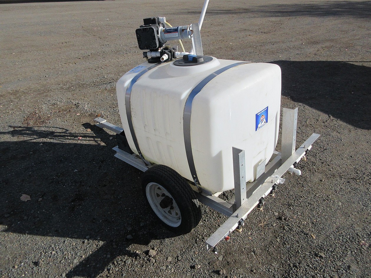 100 GALLON TOW BEHIND SPRAYER