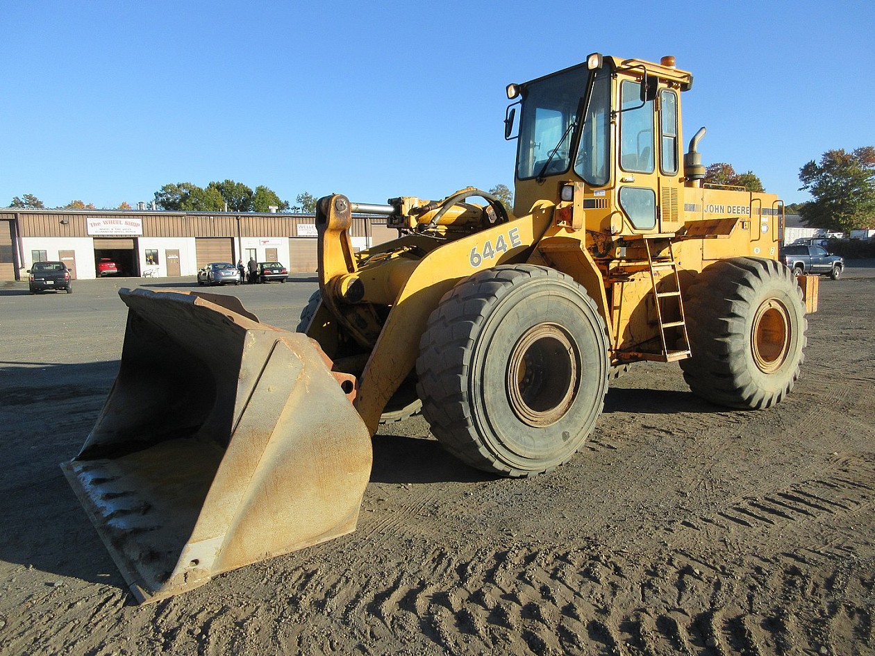 1988 JOHN DEERE 644E RUBBER TIRE WHEEL LOADER