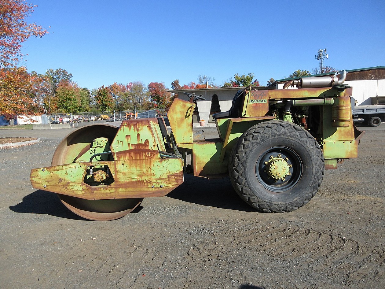 RAYGO RASCAL 400-A SMOOTH DRUM VIBRATORY ROLLER