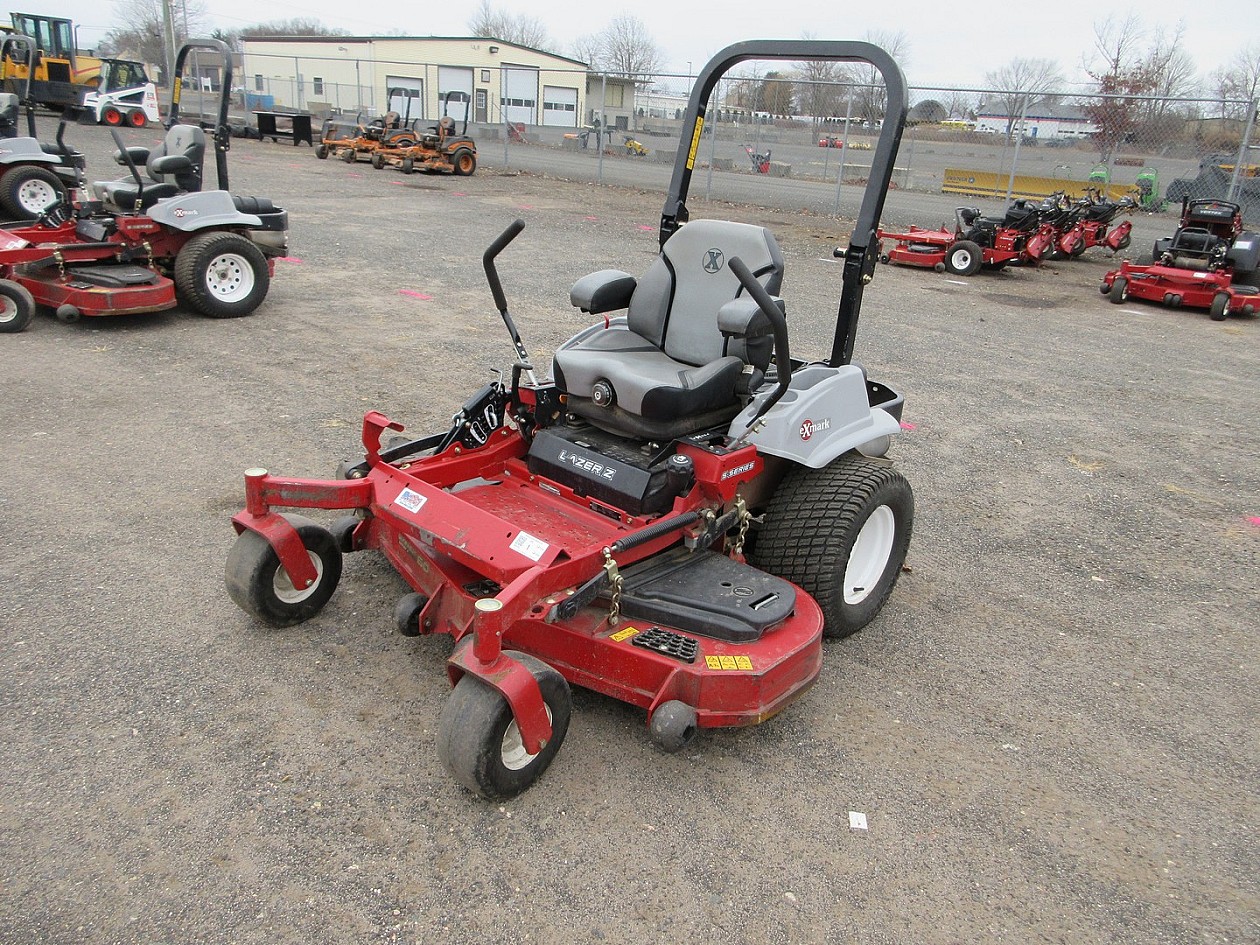 EXMARK LAZER Z ZERO TURN MOWER