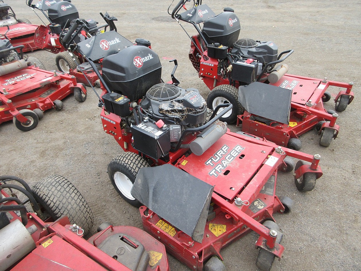 EXMARK TURF TRACER WALK BEHIND MOWER
