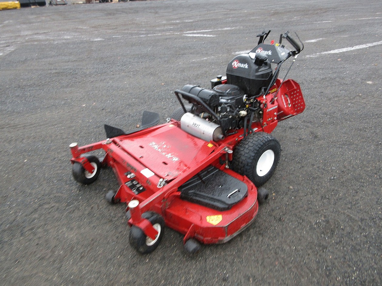 EXMARK TURF TRACER WALK BEHIND MOWER
