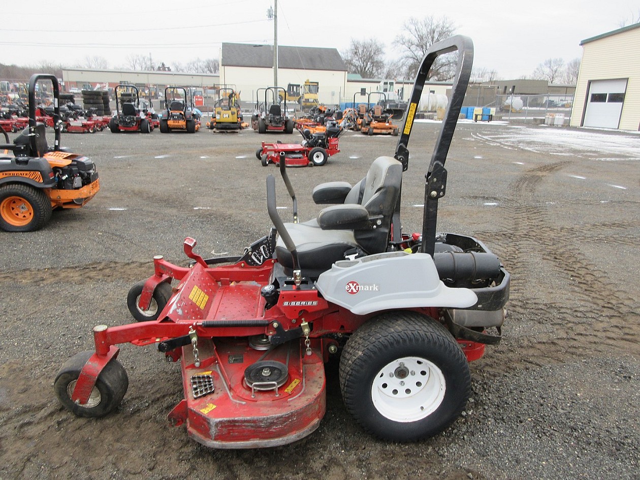 EXMARK LAZER Z ZERO TURN MOWER