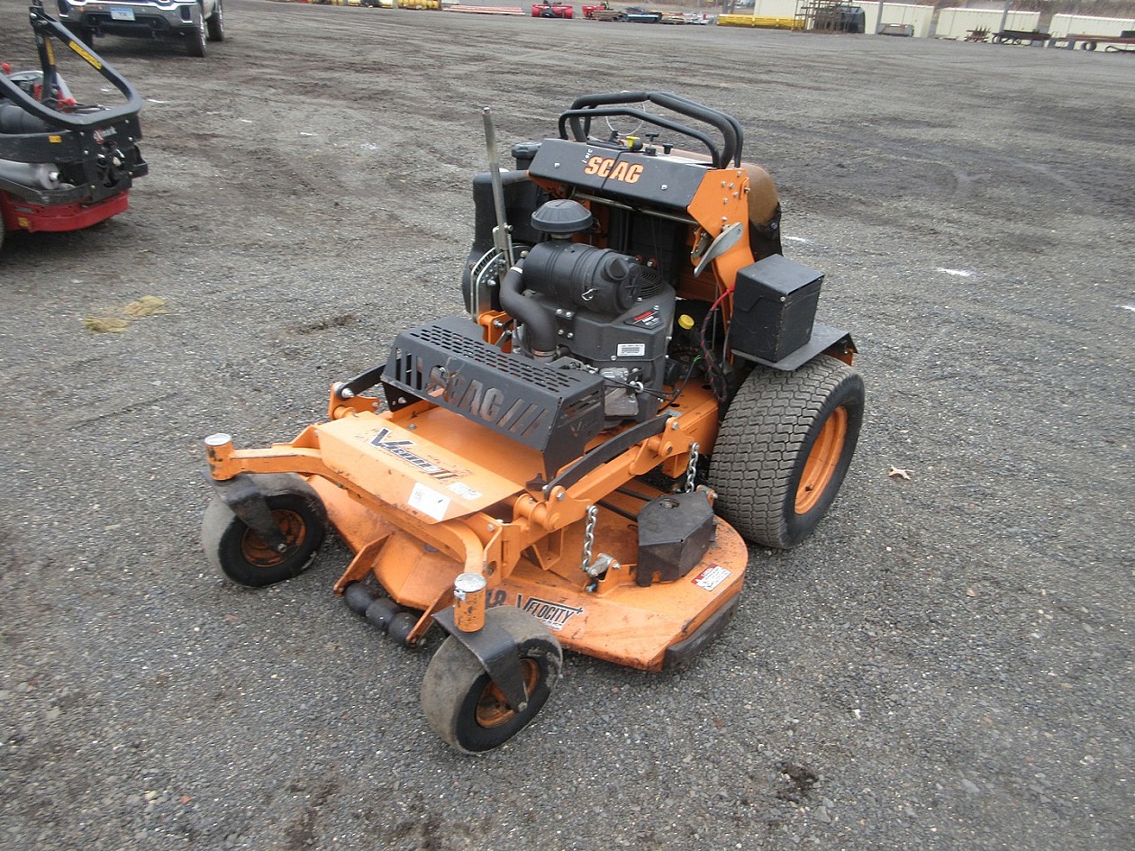 SCAG V-RIDE II STANDER MOWER