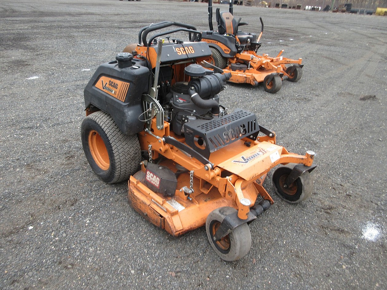 SCAG V-RIDE II STANDER MOWER