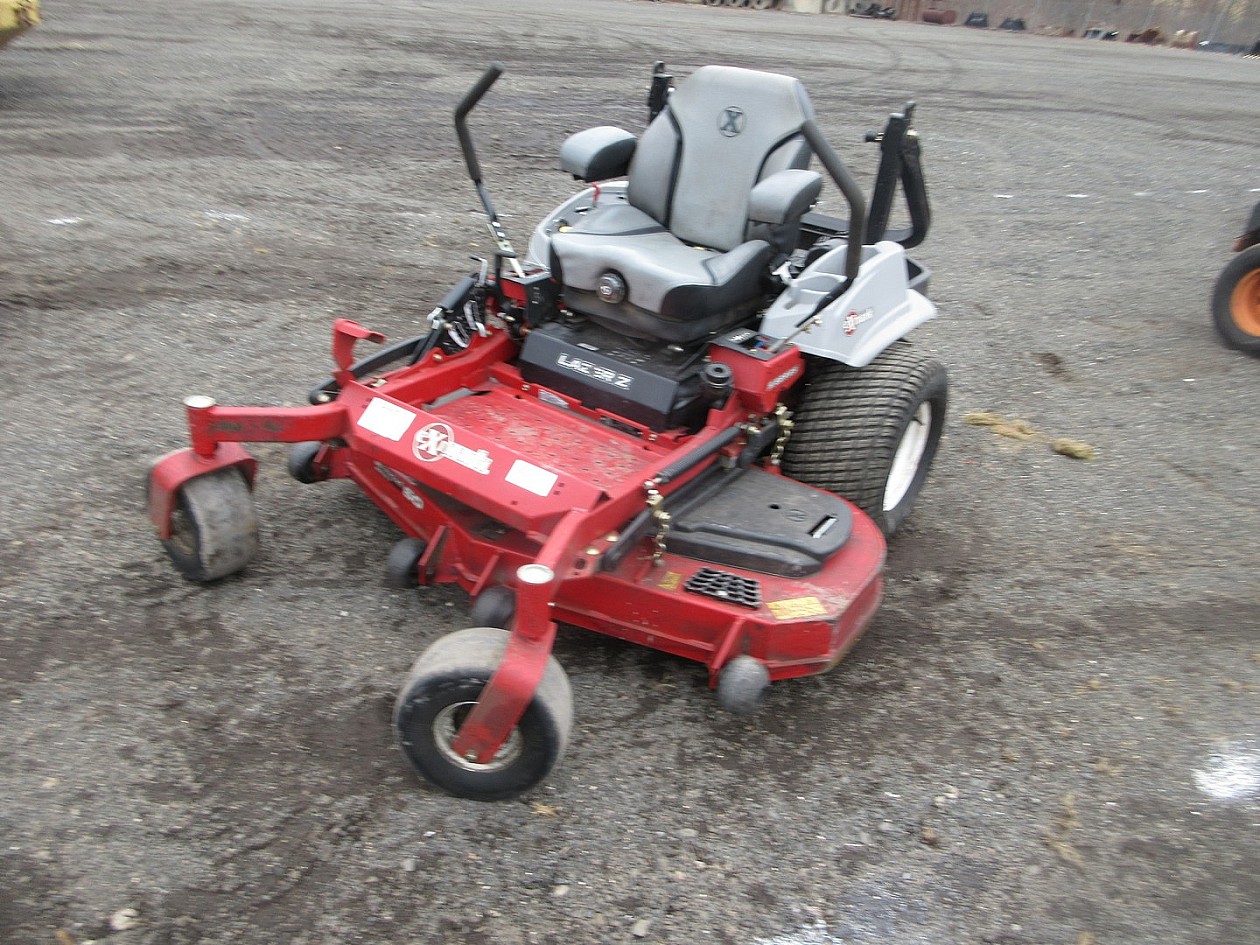 EXMARK LAZER Z ZERO TURN MOWER