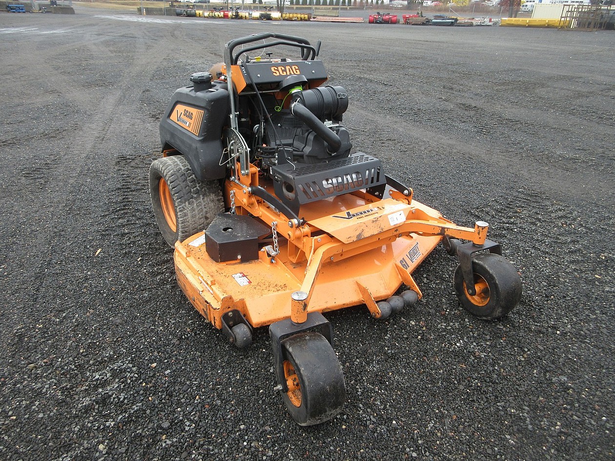 SCAG V-RIDE II STANDER MOWER