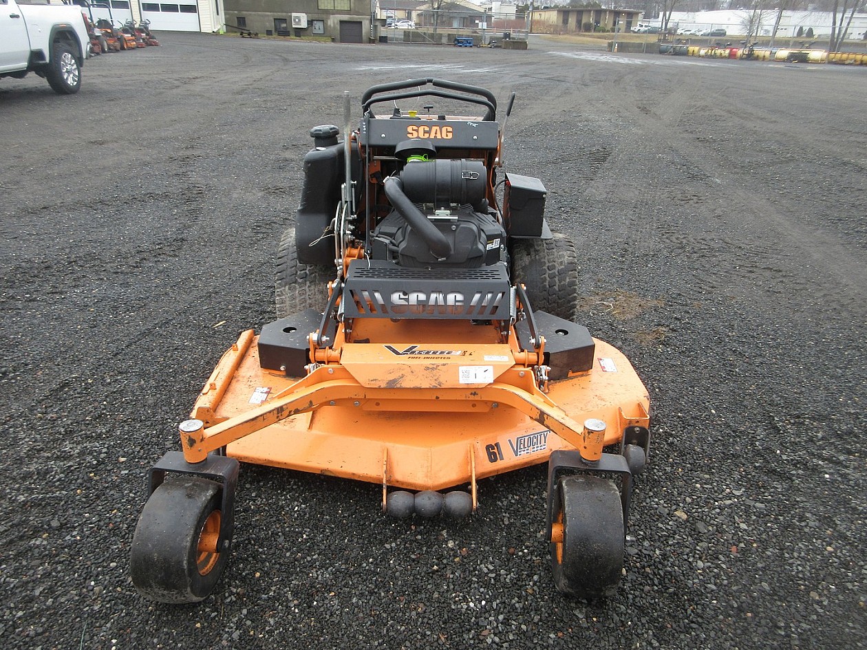 SCAG V-RIDE II STANDER MOWER