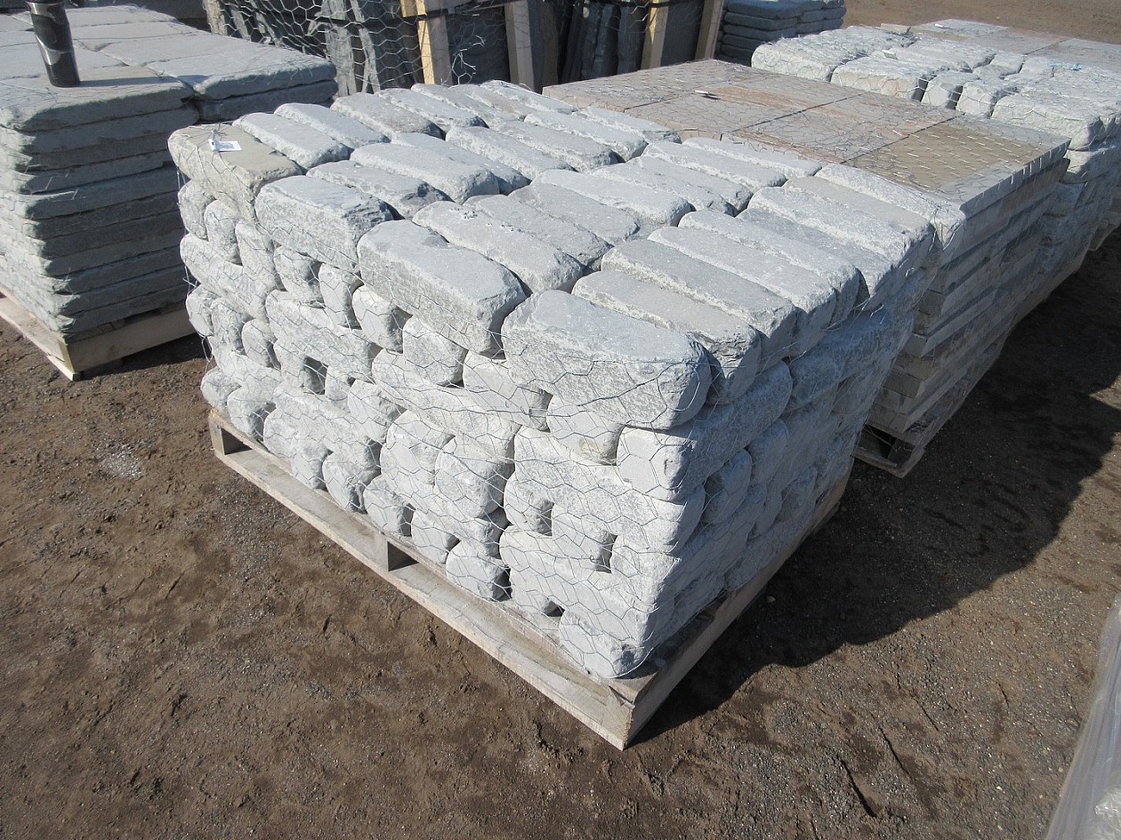 TUMBLED BELGIUM BLUESTONE BLOCKS