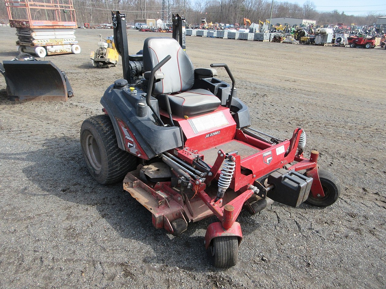 FERRIS IS3000Z ZERO TURN MOWER