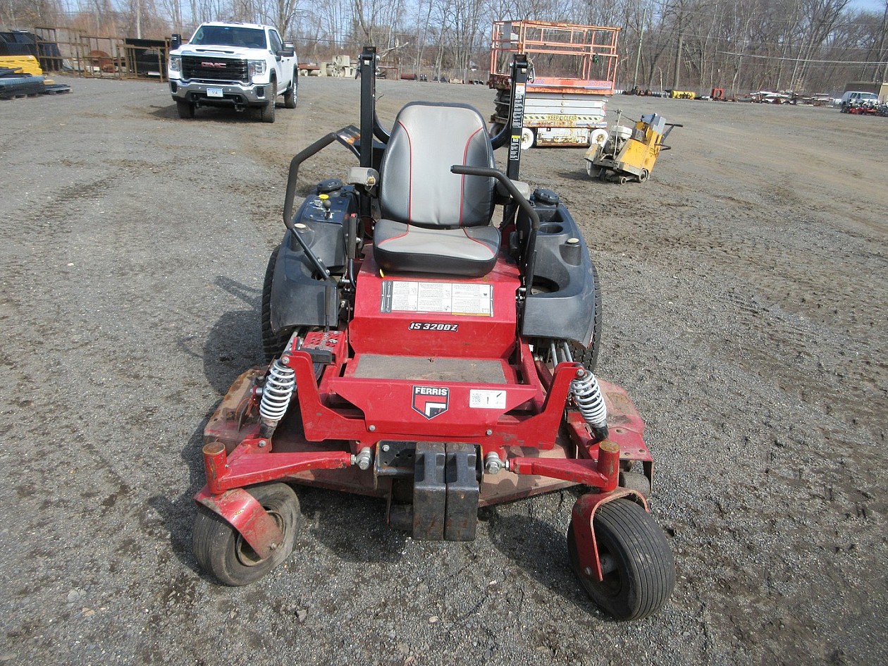 FERRIS IS3000Z ZERO TURN MOWER
