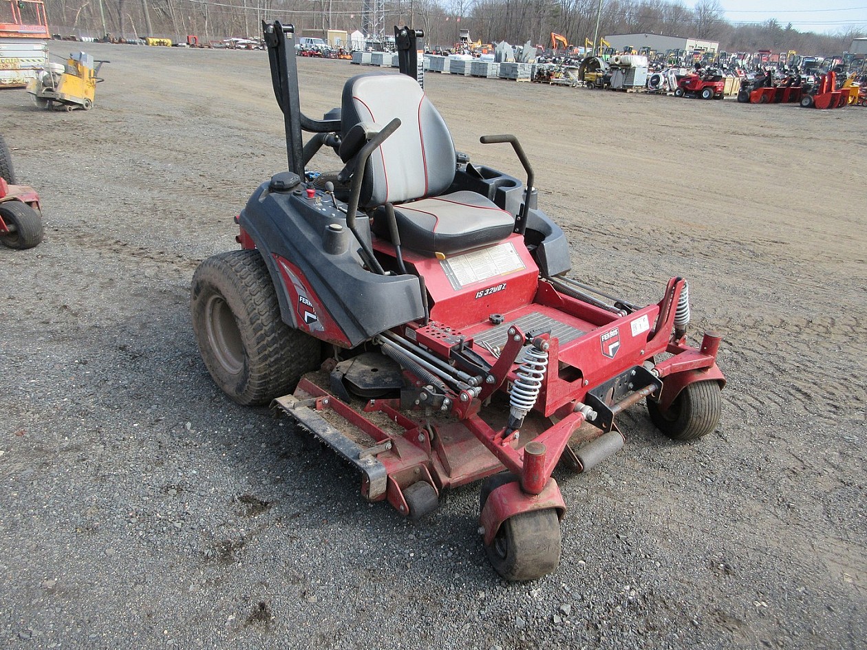 FERRIS IS3000Z ZERO TURN MOWER