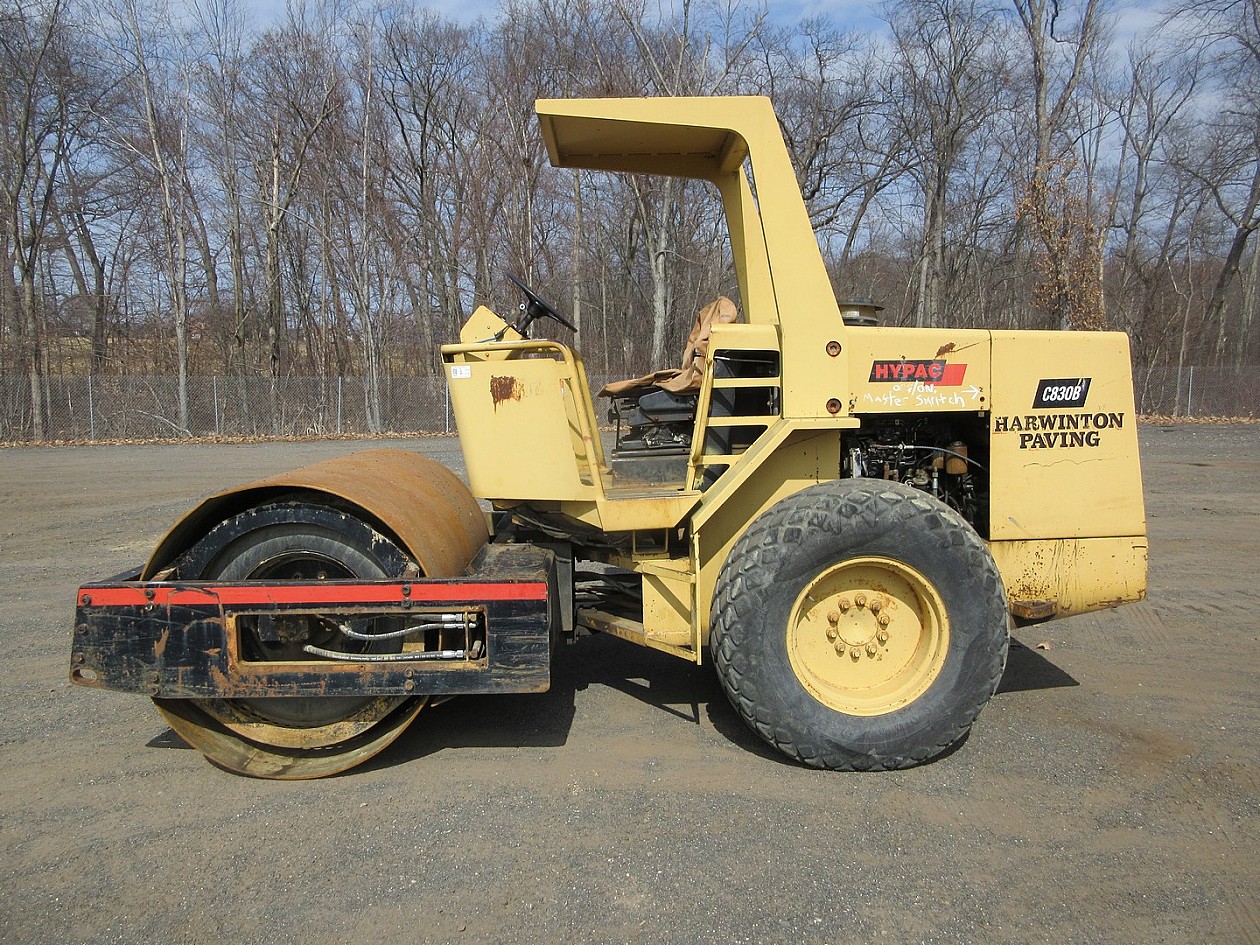 1990 HYPAC C830B SMOOTH DRUM VIBRATORY ROLLER