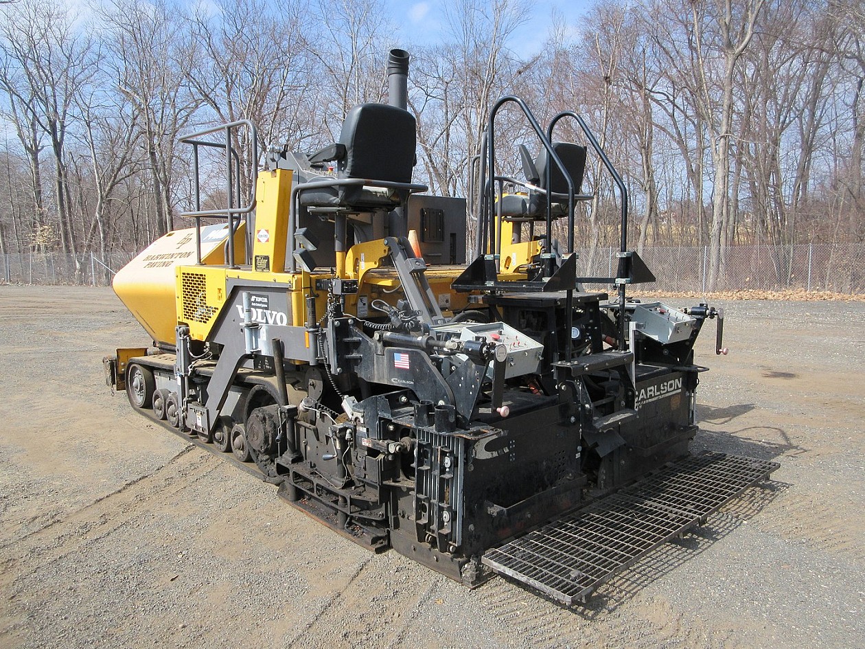 2019 VOLVO P4410B TRACKED ASPHALT PAVER