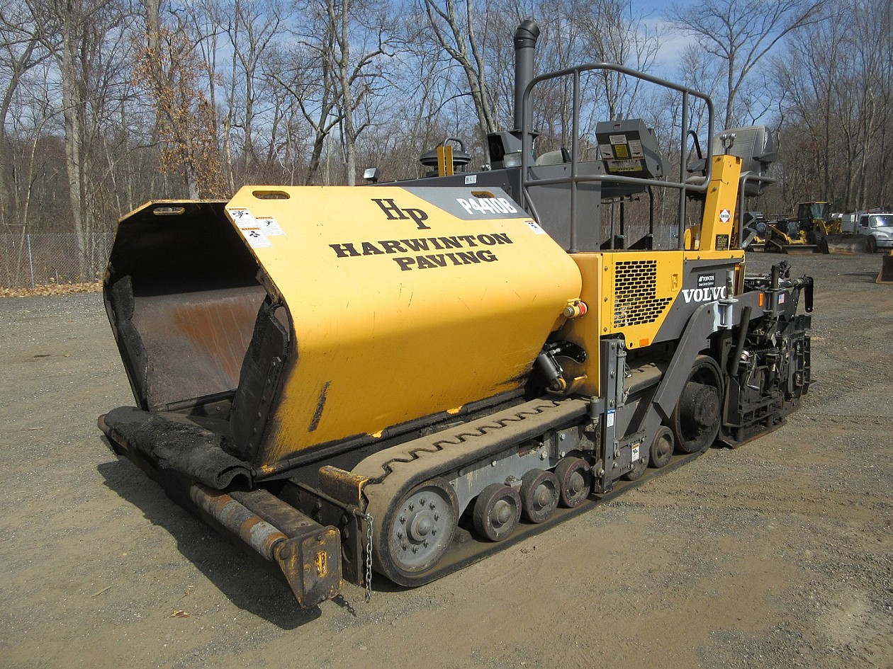 2019 VOLVO P4410B TRACKED ASPHALT PAVER