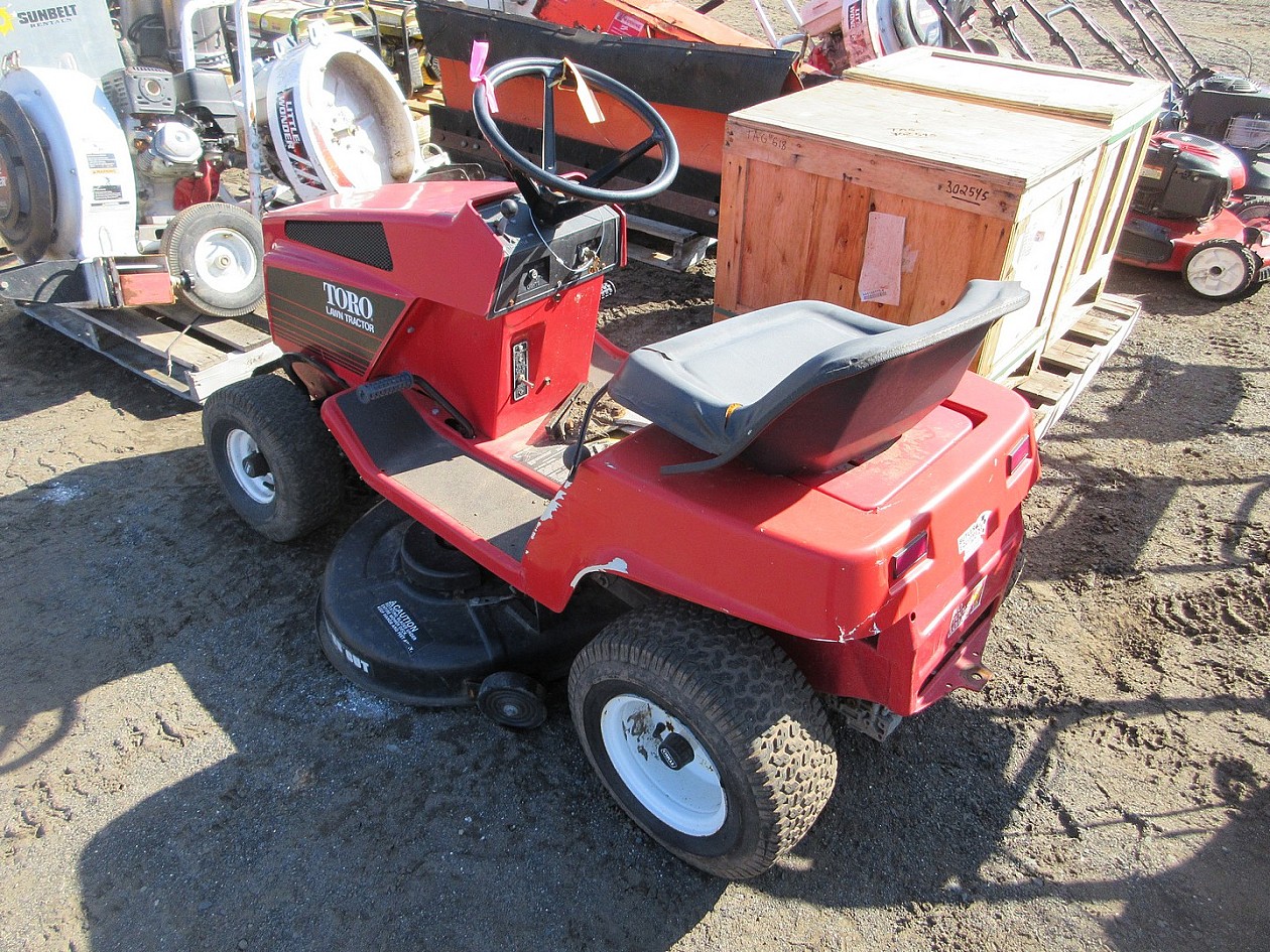 TORO RIDE ON GARDEN TRACTOR