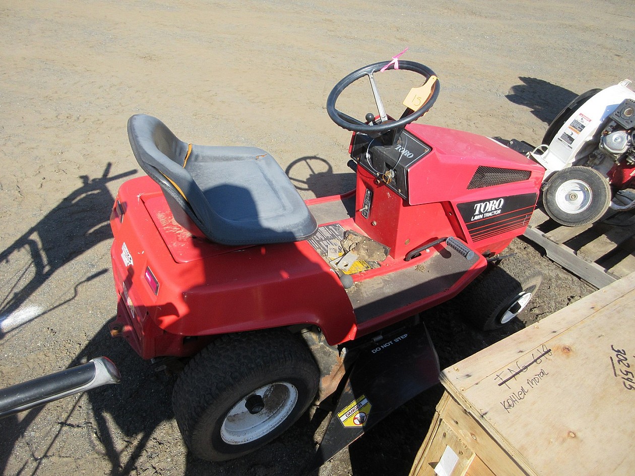 TORO RIDE ON GARDEN TRACTOR