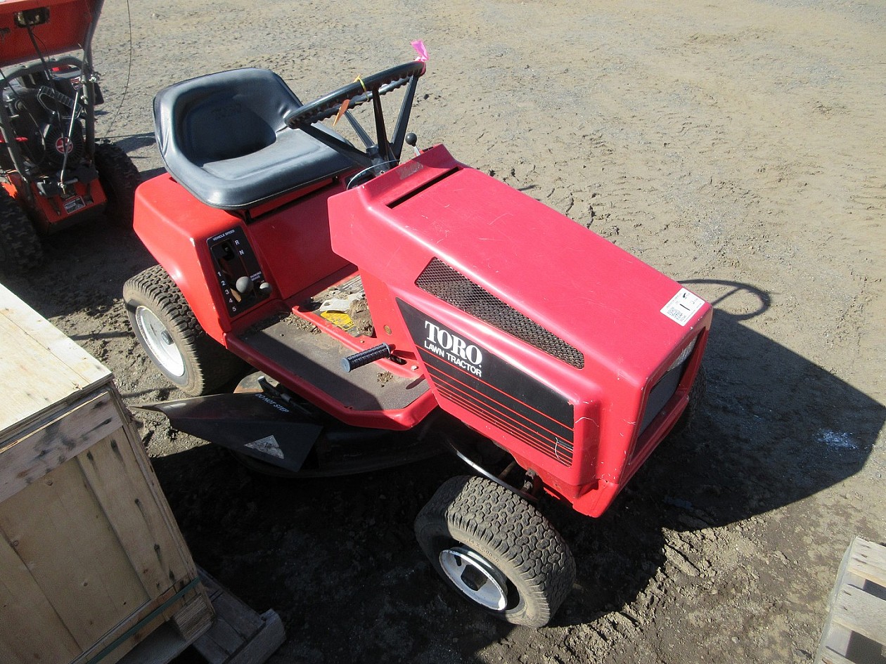 TORO RIDE ON GARDEN TRACTOR