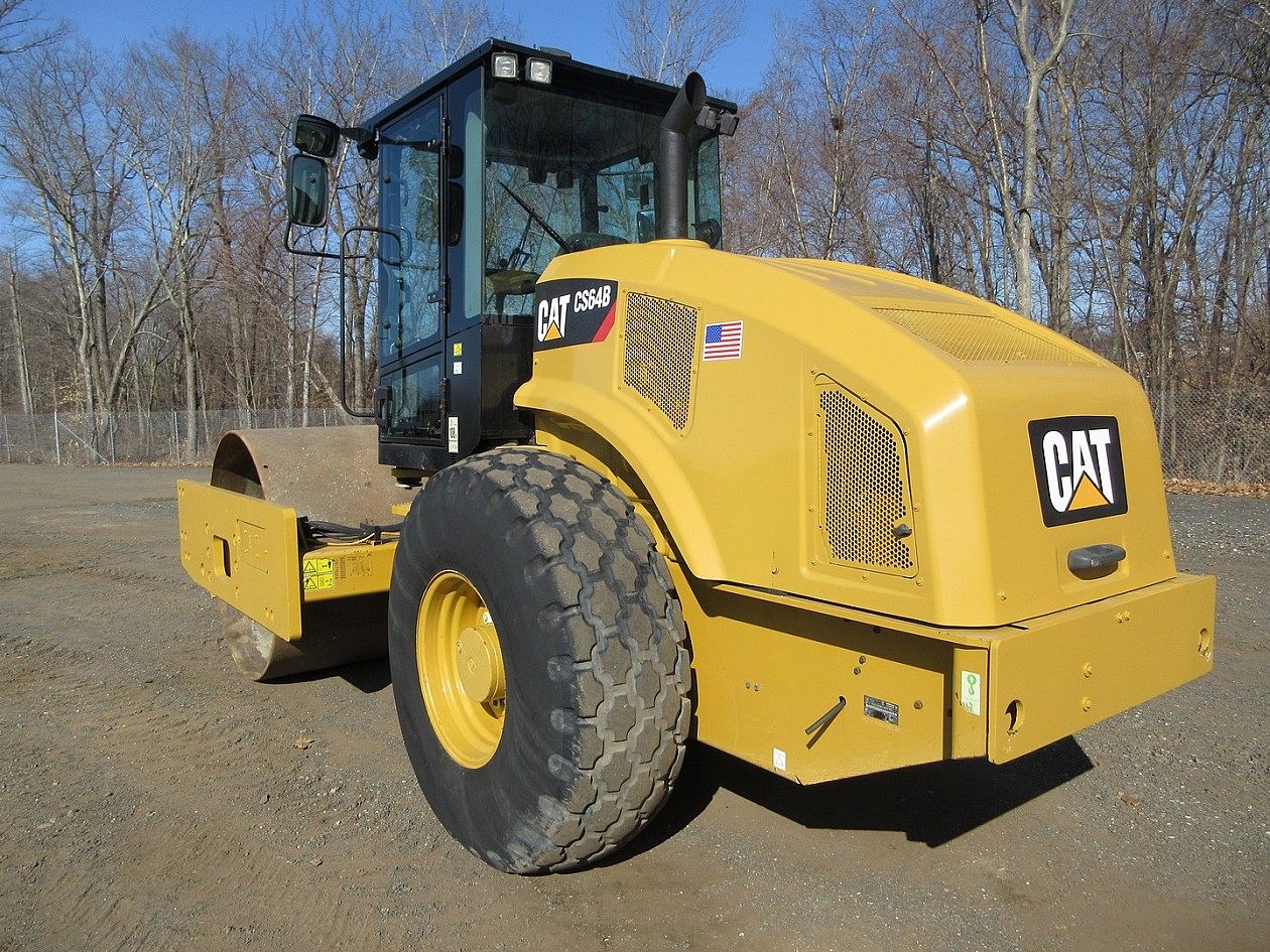 2016 CATERPILLAR CS64B SMOOTH DRUM VIBRATORY ROLLER