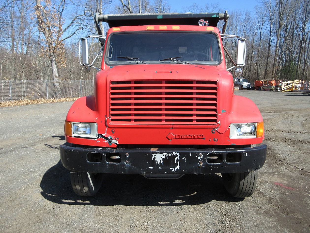 1990 INTERNATIONAL 4700 S/A DUMP TRUCK