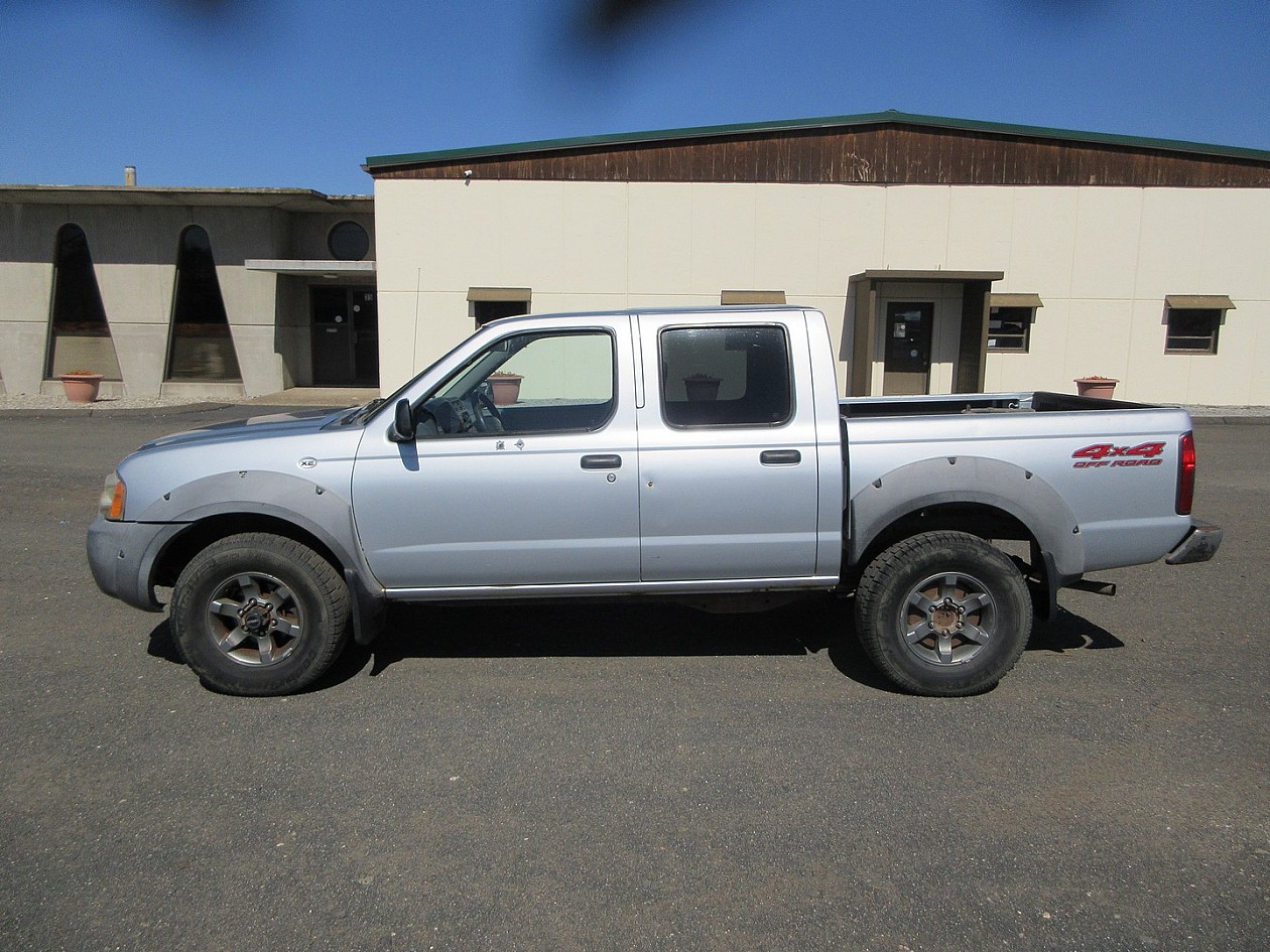2001 NISSAN FRONTIER XE PICKUP