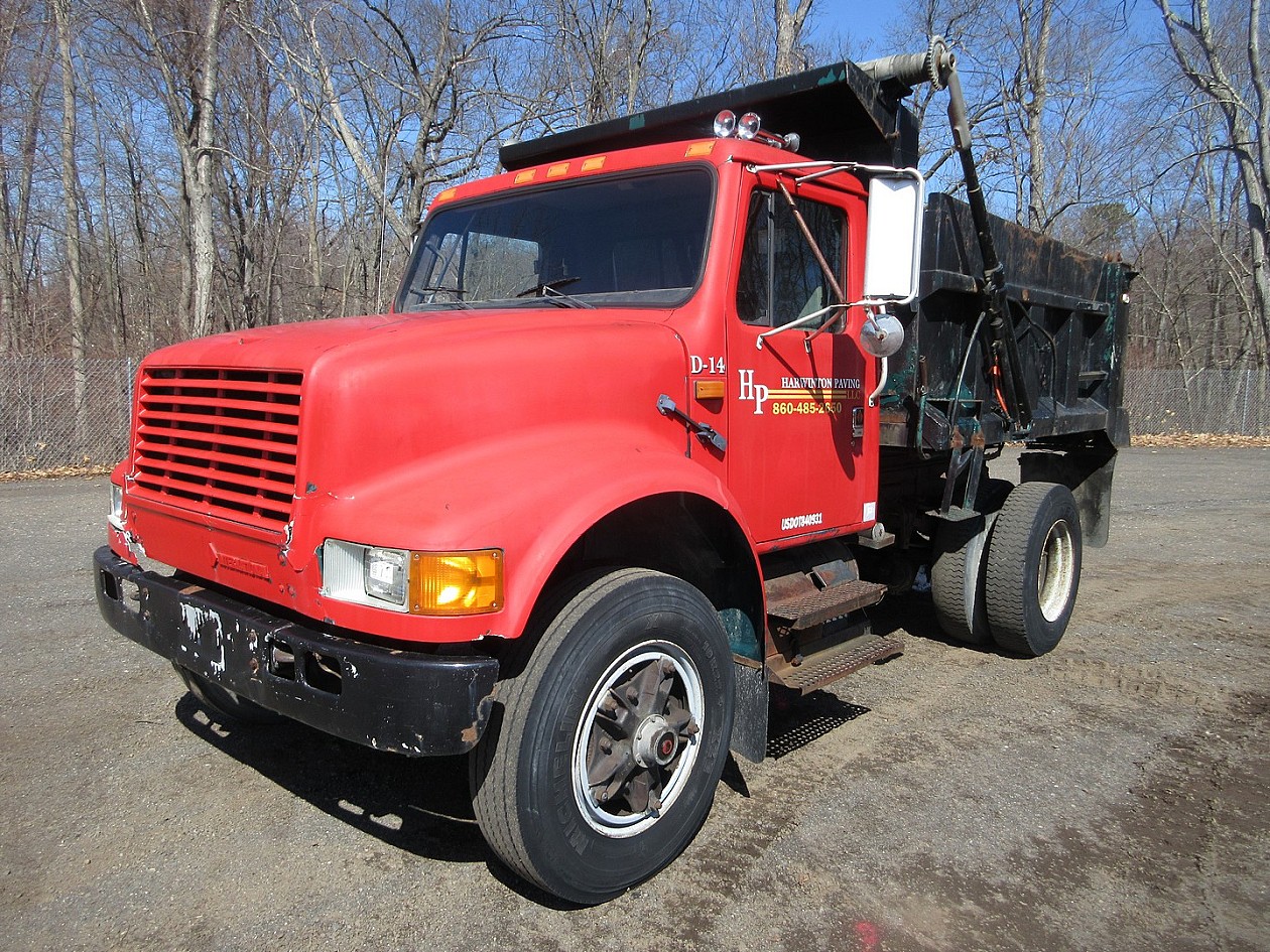 1990 INTERNATIONAL 4700 S/A DUMP TRUCK