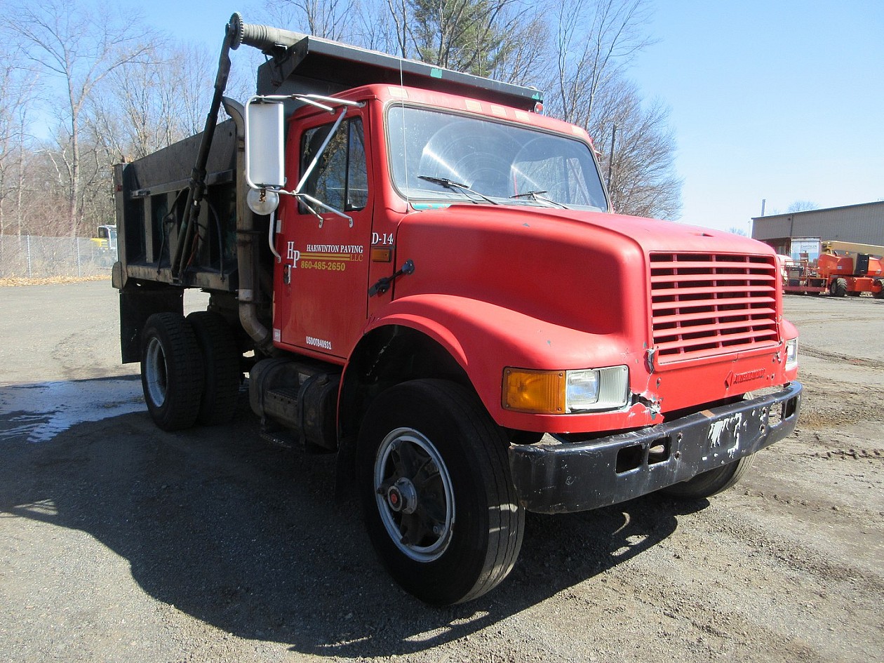 1990 INTERNATIONAL 4700 S/A DUMP TRUCK