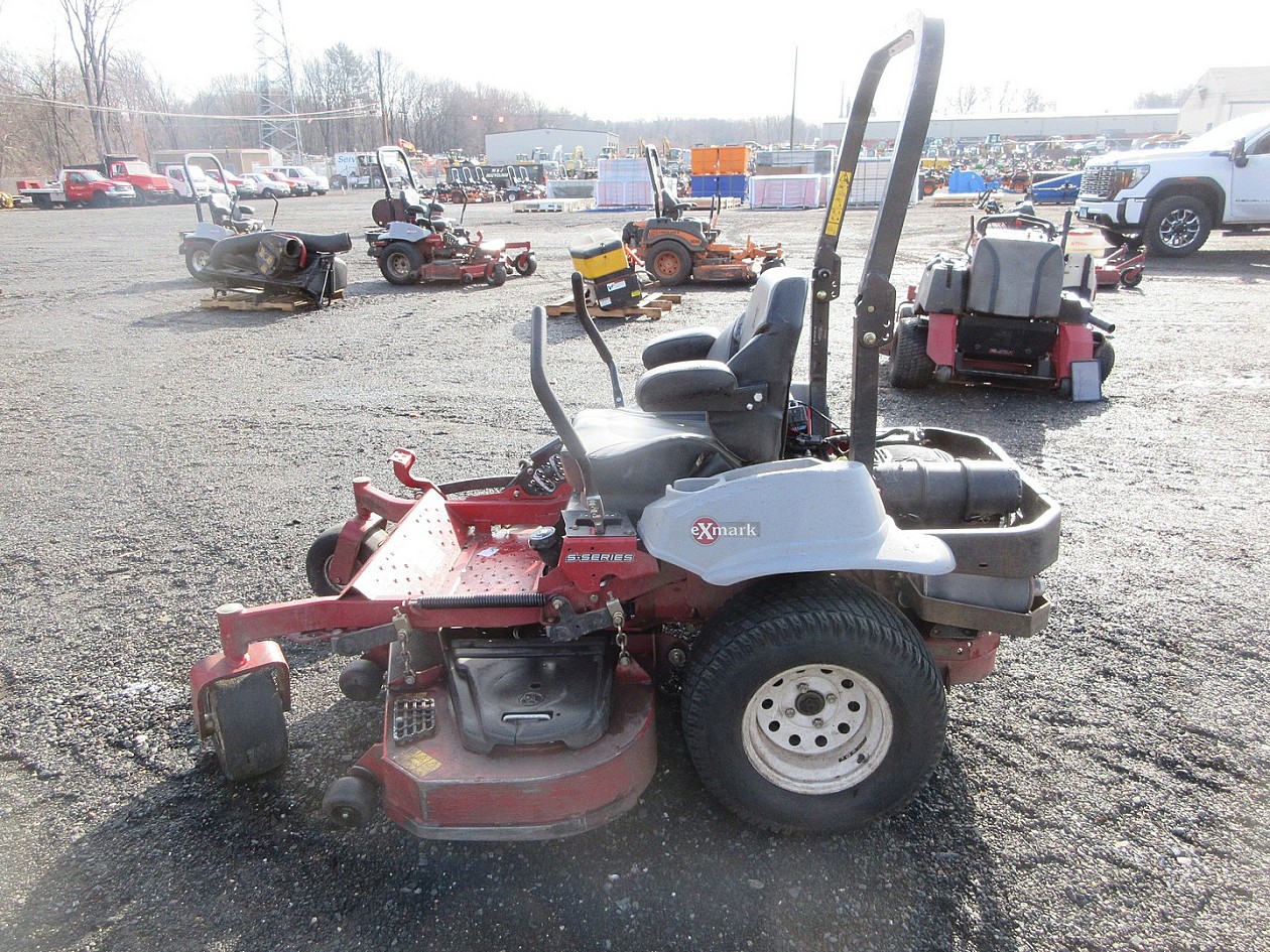 EXMARK LAZER Z ZERO TURN MOWER