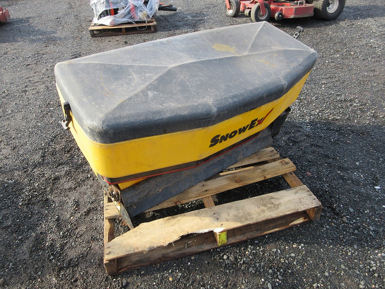 SNOW EX SAND/SALT SPREADER