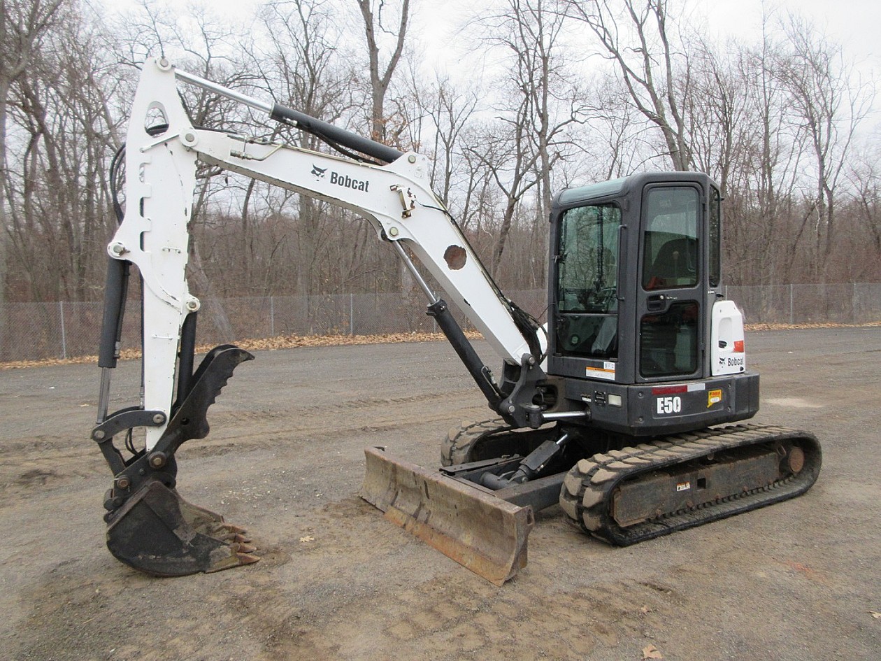 2011 BOBCAT E50 MINI EXCAVATOR