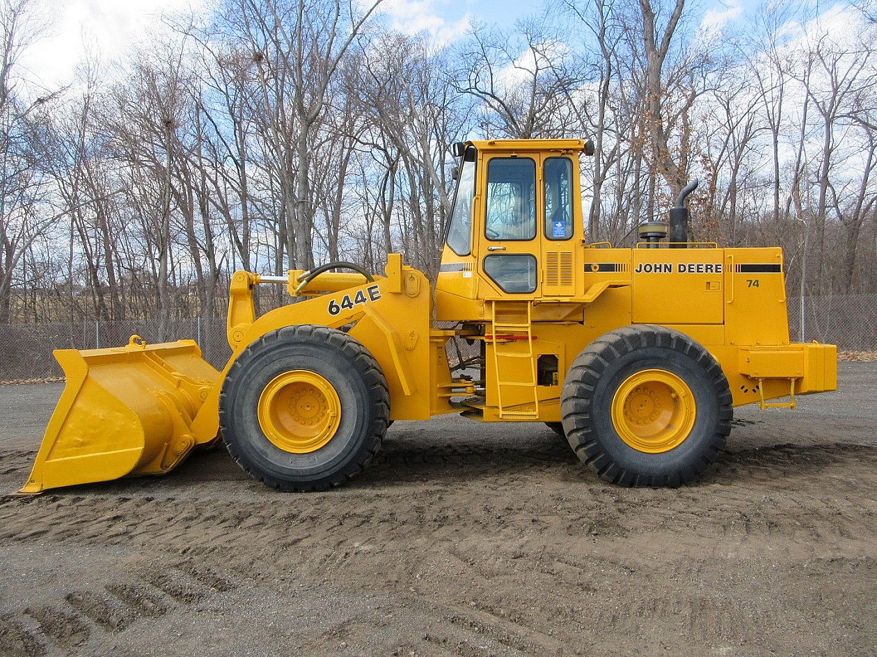 1988 JOHN DEERE 644E RUBBER TIRE WHEEL LOADER