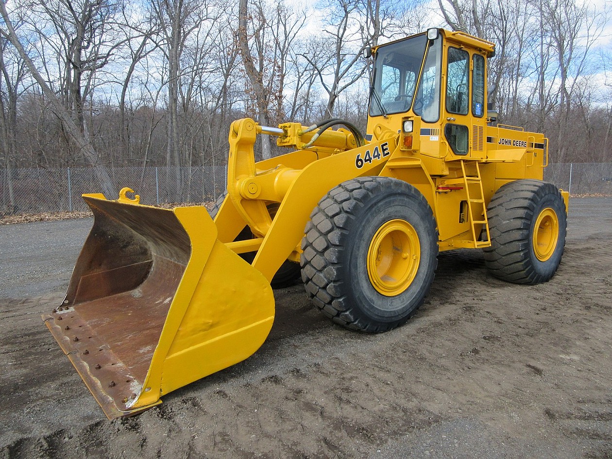 1988 JOHN DEERE 644E RUBBER TIRE WHEEL LOADER
