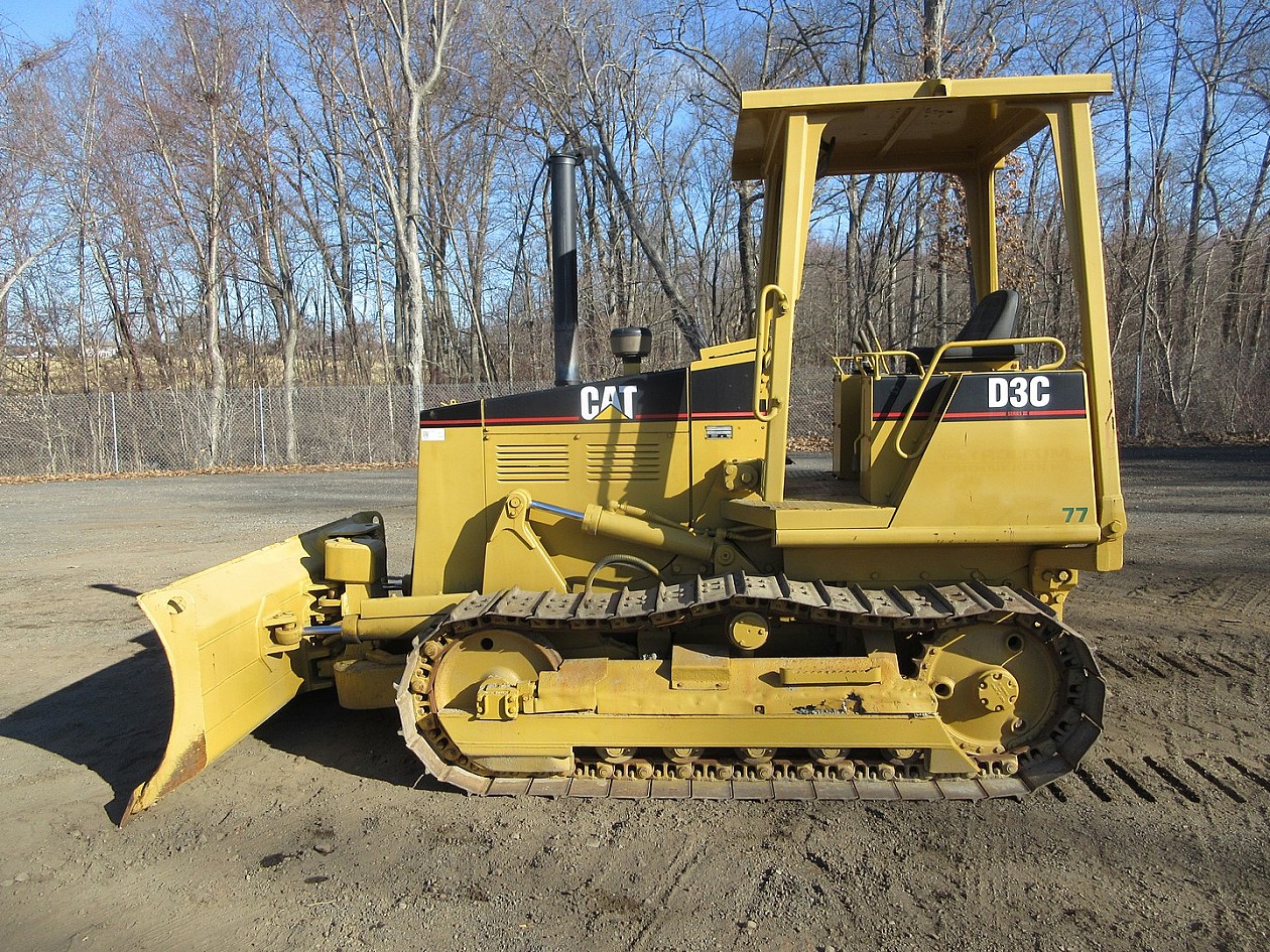 1994 CATERPILLAR D3C SERIES III CRAWLER DOZER