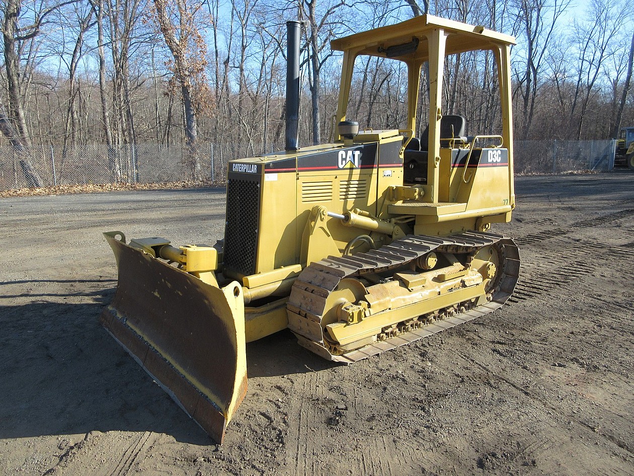 1994 CATERPILLAR D3C SERIES III CRAWLER DOZER