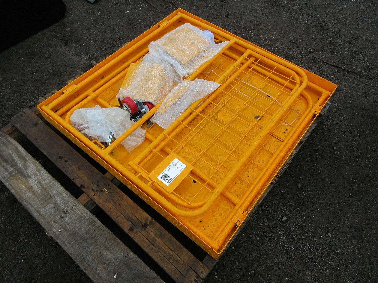 PALLET FORK MOUNT SAFETY BASKET