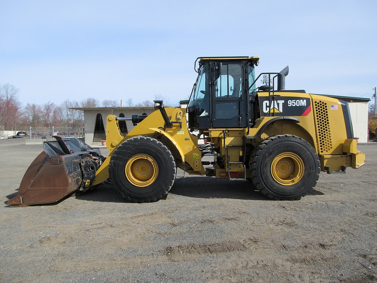 2016 CATERPILLAR 950M RUBBER TIRE WHEEL LOADER