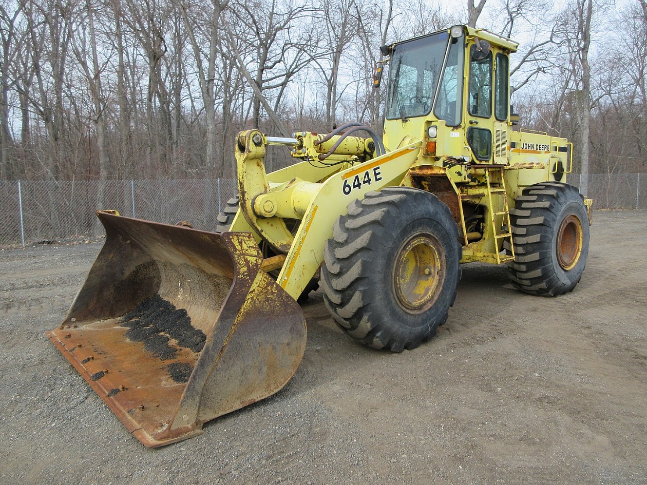 1990 JOHN DEERE 644E RUBBER TIRE WHEEL LOADER