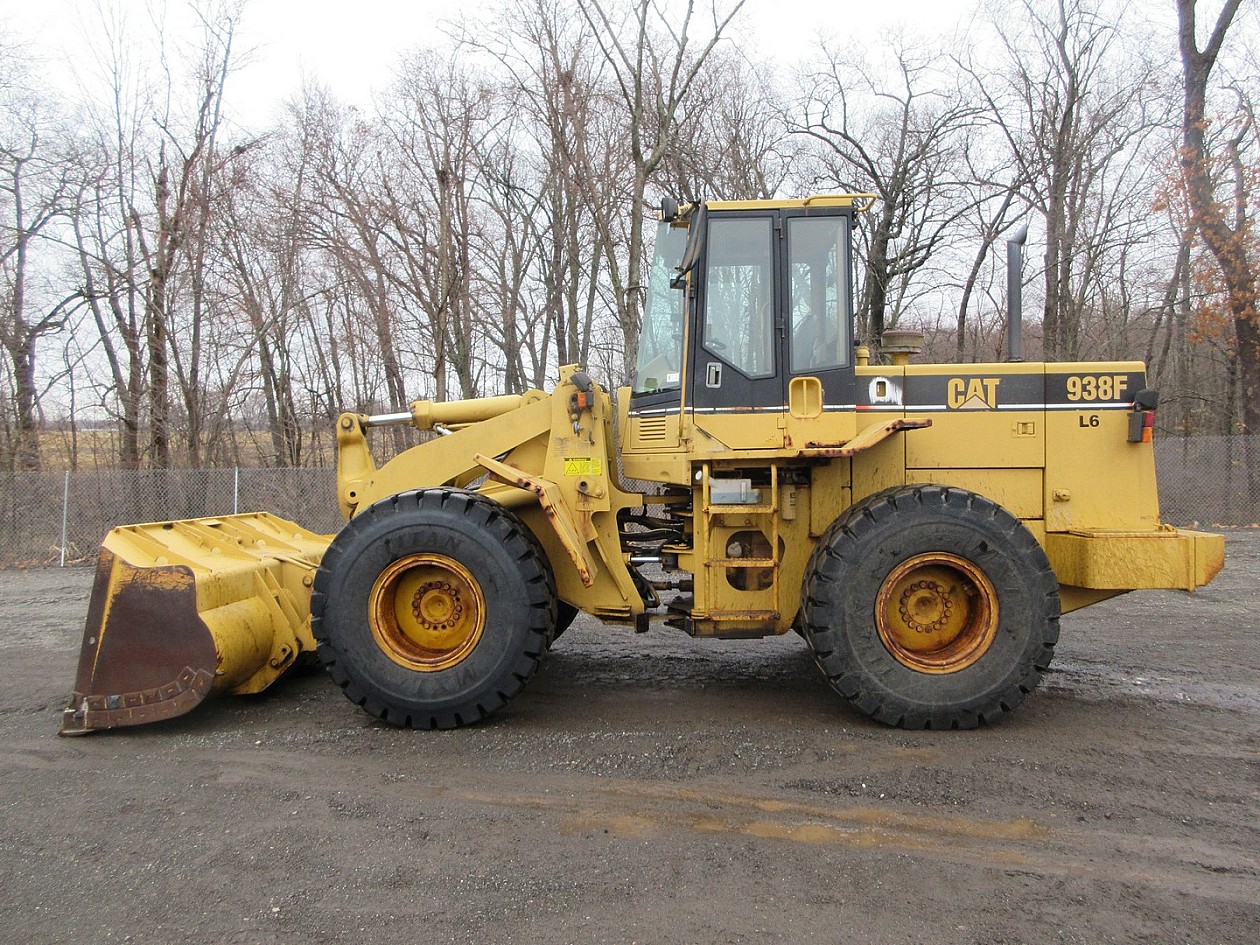1994 CATERPILLAR 938F RUBBER TIRE WHEEL LOADER