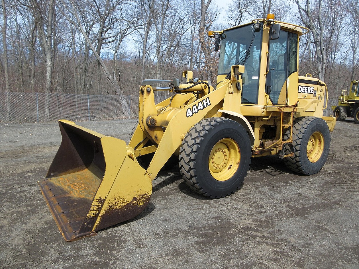 1997 JOHN DEERE 444H RUBBER TIRE WHEEL LOADER